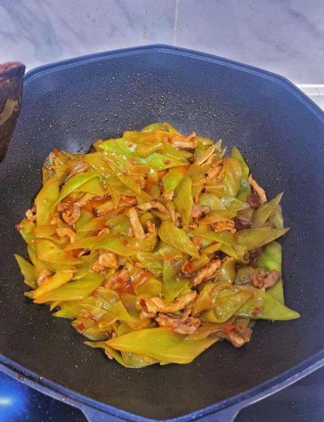 青笋怎么炒好吃_青笋的做法大全图解法-第1张图片-山城妙识 青笋怎么炒好吃_青笋的做法大全图解法-第1张图片-山城妙识