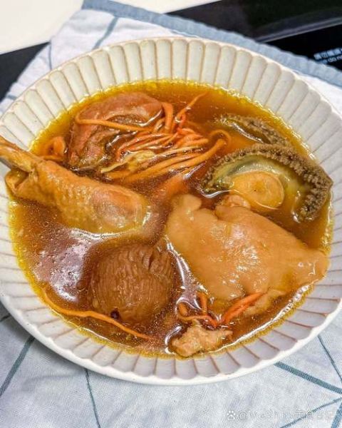 鲍鱼鸡汤怎么炖最好_鲍鱼鸡汤炖多久最鲜-第1张图片-山城妙识 鲍鱼鸡汤怎么炖最好_鲍鱼鸡汤炖多久最鲜-第1张图片-山城妙识