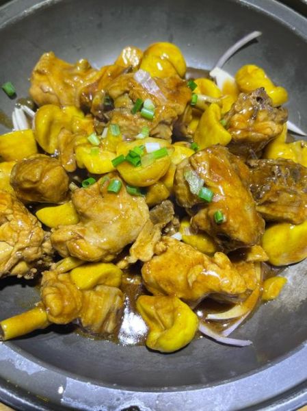 板栗鸡汤的功效与作用_板栗鸡汤适合什么人喝-第2张图片-山城妙识 板栗鸡汤的功效与作用_板栗鸡汤适合什么人喝-第2张图片-山城妙识