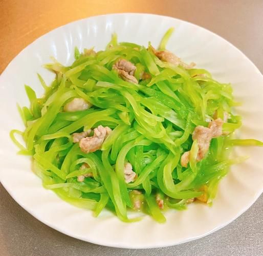 莴苣怎么炒又脆又香_莴苣炒制的秘诀-第2张图片-山城妙识 莴苣怎么炒又脆又香_莴苣炒制的秘诀-第2张图片-山城妙识