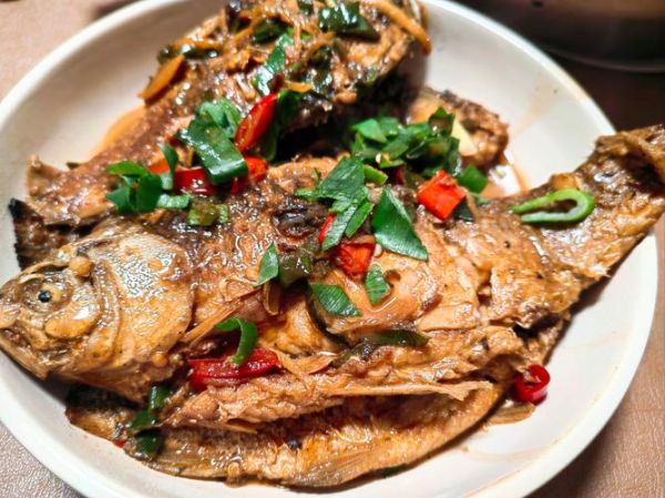 红烧鲫鱼怎么做_红烧鲫鱼家常做法-第2张图片-山城妙识 红烧鲫鱼怎么做_红烧鲫鱼家常做法-第2张图片-山城妙识