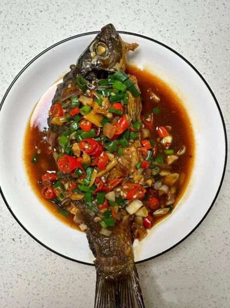 红烧鲫鱼怎么做_红烧鲫鱼家常做法-第1张图片-山城妙识 红烧鲫鱼怎么做_红烧鲫鱼家常做法-第1张图片-山城妙识