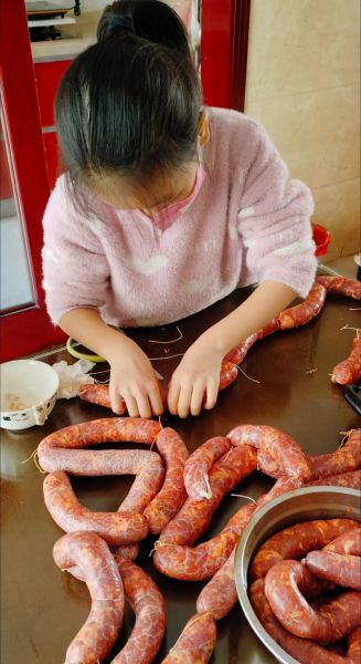 香肠是怎么做的_香肠加工过程揭秘-第1张图片-山城妙识