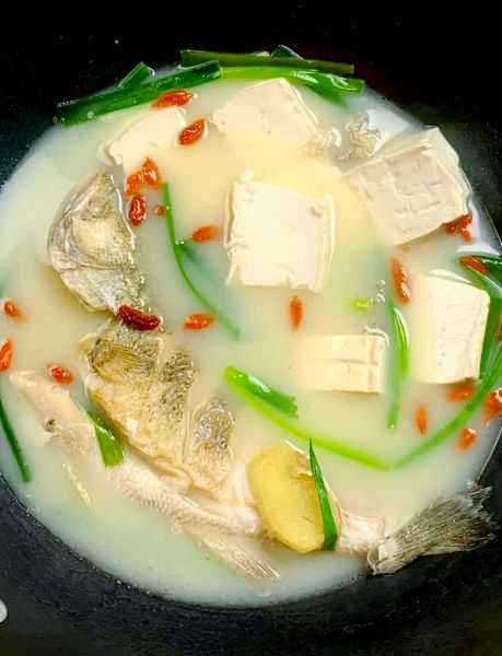 豆腐炖鱼怎么做好吃_豆腐炖鱼的家常做法-第1张图片-山城妙识 豆腐炖鱼怎么做好吃_豆腐炖鱼的家常做法-第1张图片-山城妙识