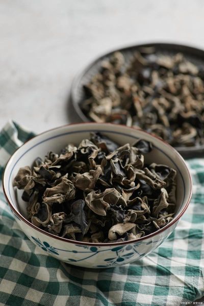 木耳炖熟过一晚有毒吗_隔夜木耳中毒真相-第1张图片-山城妙识 木耳炖熟过一晚有毒吗_隔夜木耳中毒真相-第1张图片-山城妙识