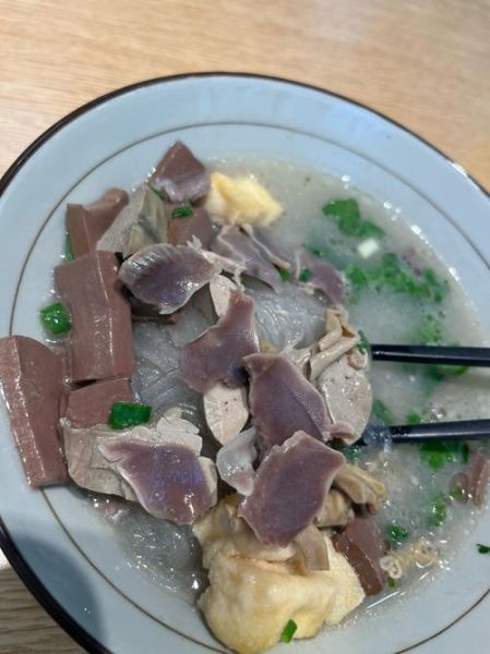 鸭血怎么做好吃_鸭血粉丝汤的做法-第1张图片-山城妙识 鸭血怎么做好吃_鸭血粉丝汤的做法-第1张图片-山城妙识