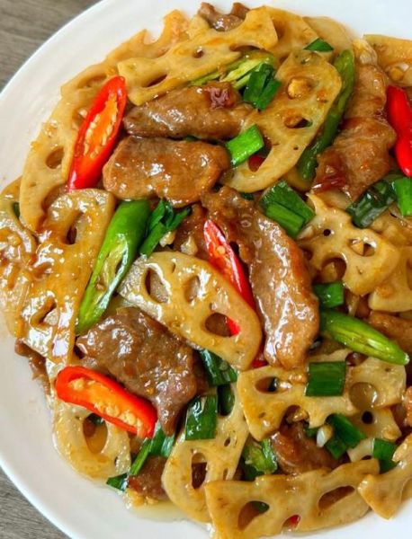 莲菜炒肉怎么炒好吃_莲菜炒肉的家常做法-第2张图片-山城妙识 莲菜炒肉怎么炒好吃_莲菜炒肉的家常做法-第2张图片-山城妙识