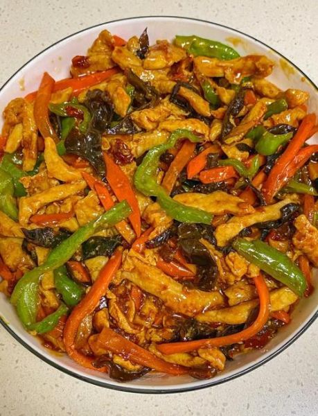 鱼香肉丝怎么做_家常鱼香肉丝的做法步骤-第1张图片-山城妙识