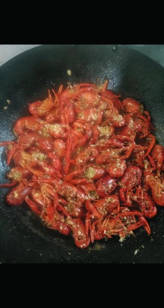 龙虾怎么做才好吃_清蒸还是蒜蓉更香-第2张图片-山城妙识 龙虾怎么做才好吃_清蒸还是蒜蓉更香-第2张图片-山城妙识