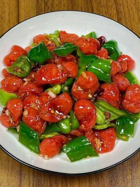 香肠炒辣椒怎么做_香肠炒辣椒先炒谁-第3张图片-山城妙识 香肠炒辣椒怎么做_香肠炒辣椒先炒谁-第3张图片-山城妙识