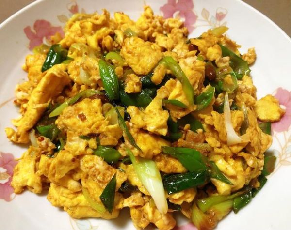 葱花炒鸡蛋怎么炒才嫩_葱花炒鸡蛋需要焯水吗-第2张图片-山城妙识 葱花炒鸡蛋怎么炒才嫩_葱花炒鸡蛋需要焯水吗-第2张图片-山城妙识