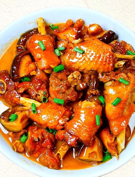 香菇鸡肉煲怎么做_香菇鸡肉煲需要焯水吗-第1张图片-山城妙识