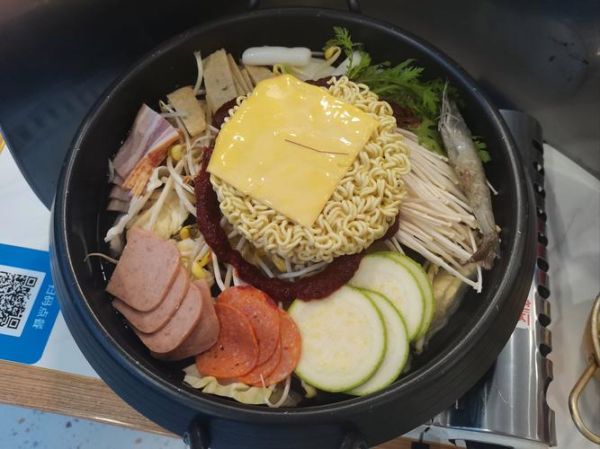 韩式部队火锅辣吗_部队火锅辣度等级-第1张图片-山城妙识