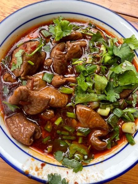 重庆红烧肥肠怎么做_红烧肥肠的配料有哪些-第2张图片-山城妙识