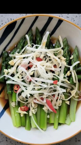 蒜蓉芦笋怎么做_蒜蓉芦笋焯水几分钟-第3张图片-山城妙识