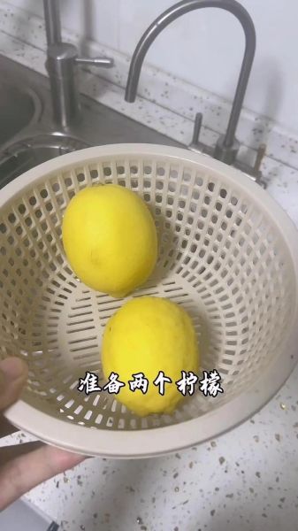 蜂蜜柠檬水怎么做_蜂蜜柠檬水腌制比例-第2张图片-山城妙识 蜂蜜柠檬水怎么做_蜂蜜柠檬水腌制比例-第2张图片-山城妙识