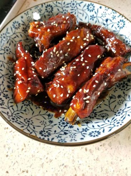 蜜汁排骨怎么做才好吃_蜜汁排骨用什么糖-第1张图片-山城妙识