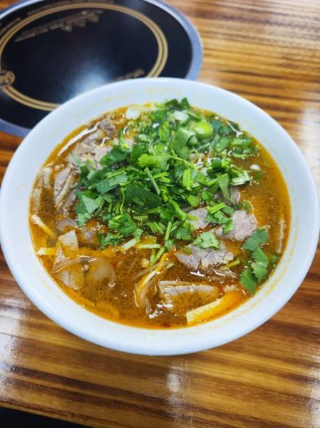 牛肉粉丝汤怎么做好吃_家常牛肉粉丝汤做法-第1张图片-山城妙识