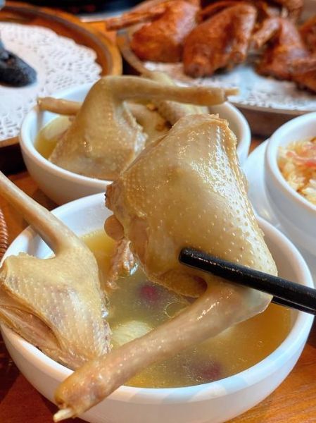 清蒸鸽子放什么材料_清蒸鸽子配料表-第2张图片-山城妙识