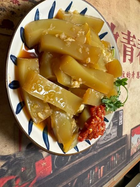 凉粉比例多少合适_绿豆淀粉和水的黄金配比-第1张图片-山城妙识 凉粉比例多少合适_绿豆淀粉和水的黄金配比-第1张图片-山城妙识