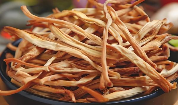 干黄花菜煮汤怎么做_干黄花菜煮汤要焯水吗-第3张图片-山城妙识