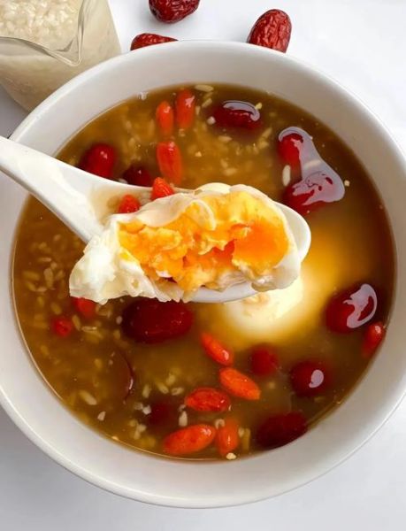 米酒煮荷包蛋的做法_米酒荷包蛋怎么煮不腥-第2张图片-山城妙识