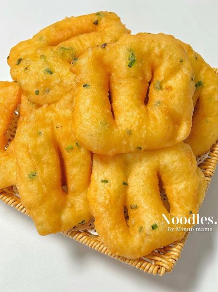 油炸面食怎么做_油炸面食用什么油最好-第1张图片-山城妙识 油炸面食怎么做_油炸面食用什么油最好-第1张图片-山城妙识