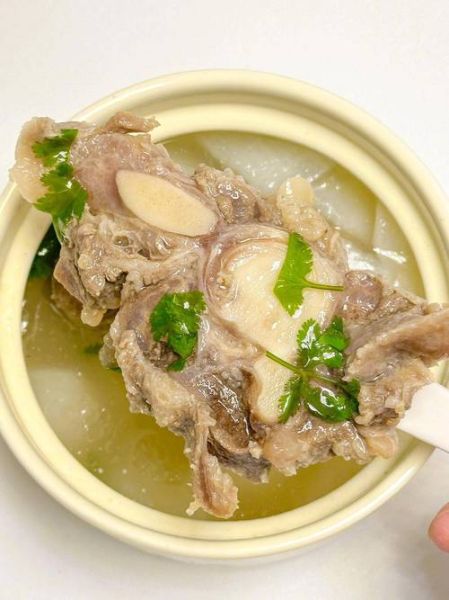 正宗牛骨汤怎么做_家庭版牛骨汤熬制技巧-第1张图片-山城妙识 正宗牛骨汤怎么做_家庭版牛骨汤熬制技巧-第1张图片-山城妙识