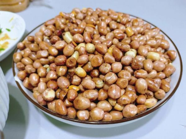 油炒花生米怎么炒_油炒花生米不糊技巧-第2张图片-山城妙识