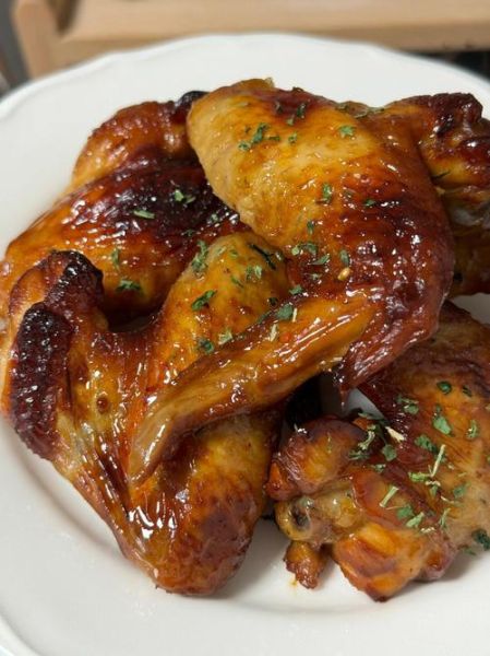 蜜汁鸡翅烤箱温度和时间_蜜汁鸡翅怎么做才好吃-第2张图片-山城妙识