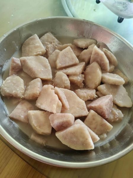 干炒芋头怎么做_干炒芋头需要焯水吗-第3张图片-山城妙识 干炒芋头怎么做_干炒芋头需要焯水吗-第3张图片-山城妙识