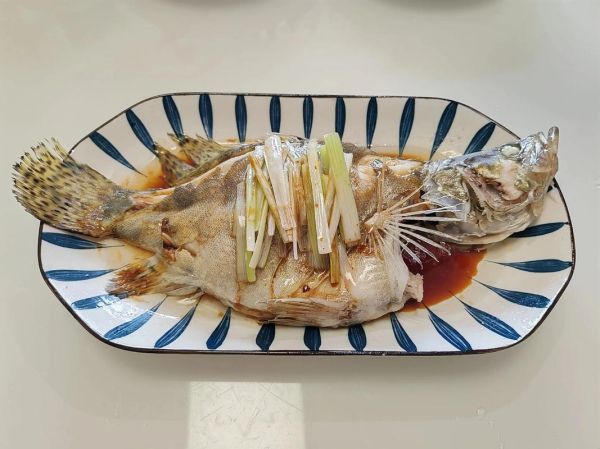 清蒸鳜鱼怎么做才鲜嫩_清蒸鳜鱼去腥技巧-第3张图片-山城妙识