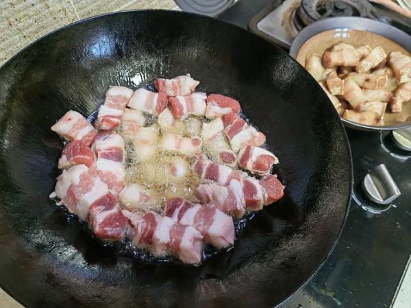 红烧肉怎么做才软糯不腻_红烧肉最正宗的做法步骤-第3张图片-山城妙识