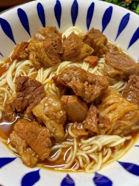 家常红烧牛肉面怎么做_红烧牛肉面要炖多久-第1张图片-山城妙识 家常红烧牛肉面怎么做_红烧牛肉面要炖多久-第1张图片-山城妙识