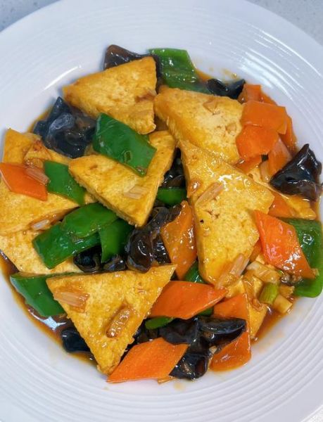 家常素炒豆腐怎么做_素炒豆腐用什么豆腐好-第1张图片-山城妙识