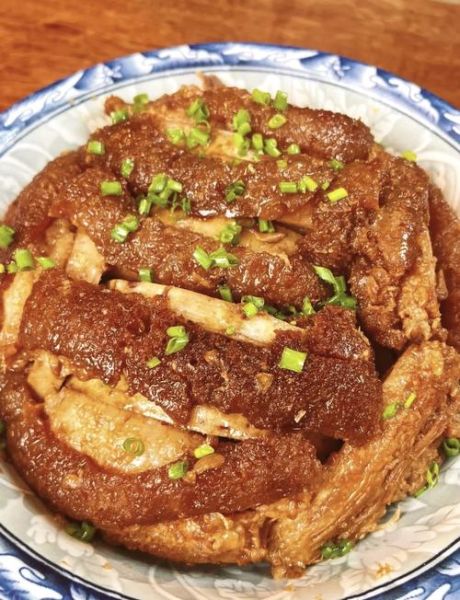 香芋蒸扣肉怎么做_香芋蒸扣肉简单做法-第1张图片-山城妙识 香芋蒸扣肉怎么做_香芋蒸扣肉简单做法-第1张图片-山城妙识