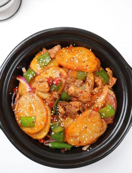 干锅土豆片炒肉怎么做_干锅土豆片炒肉用什么肉-第3张图片-山城妙识 干锅土豆片炒肉怎么做_干锅土豆片炒肉用什么肉-第3张图片-山城妙识