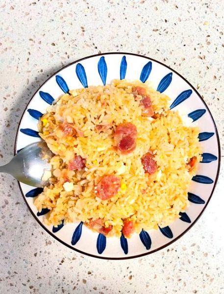 腊肠炒饭要先蒸腊肠吗_腊肠怎么处理更香-第3张图片-山城妙识 腊肠炒饭要先蒸腊肠吗_腊肠怎么处理更香-第3张图片-山城妙识