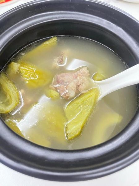 苦瓜汤怎么做不苦_苦瓜汤的功效与禁忌-第2张图片-山城妙识