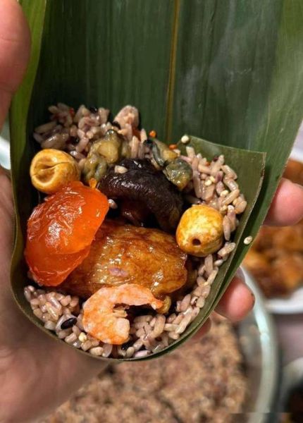 五角粽子怎么包_五角粽子的包法图解-第1张图片-山城妙识