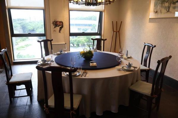 私家菜馆装修效果图_如何打造高级感-第1张图片-山城妙识 私家菜馆装修效果图_如何打造高级感-第1张图片-山城妙识