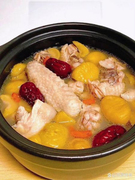 板栗鸡汤怎么炖好喝_板栗鸡汤的功效与作用-第3张图片-山城妙识 板栗鸡汤怎么炖好喝_板栗鸡汤的功效与作用-第3张图片-山城妙识