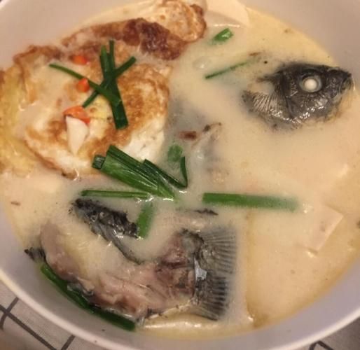 豆腐鲫鱼汤怎么做才好吃_鲫鱼汤去腥技巧-第2张图片-山城妙识