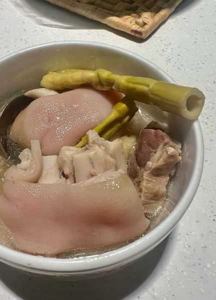 清炖肘子怎么做才好吃_清炖肘子去腥技巧-第1张图片-山城妙识 清炖肘子怎么做才好吃_清炖肘子去腥技巧-第1张图片-山城妙识