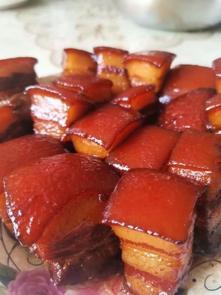 毛氏红烧肉家常做法_不放酱油怎么上色-第1张图片-山城妙识 毛氏红烧肉家常做法_不放酱油怎么上色-第1张图片-山城妙识