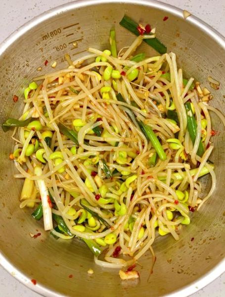 凉拌绿豆芽焯水几分钟_焯水后过冷水吗-第3张图片-山城妙识