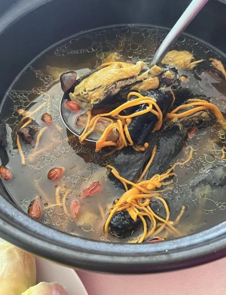 椰子乌鸡汤的功效与作用_孕妇可以喝椰子乌鸡汤吗-第2张图片-山城妙识 椰子乌鸡汤的功效与作用_孕妇可以喝椰子乌鸡汤吗-第2张图片-山城妙识