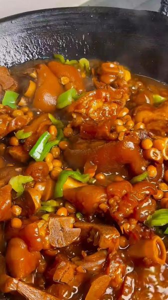 黄豆炖猪蹄汤怎么做_黄豆炖猪蹄汤需要焯水吗-第3张图片-山城妙识 黄豆炖猪蹄汤怎么做_黄豆炖猪蹄汤需要焯水吗-第3张图片-山城妙识