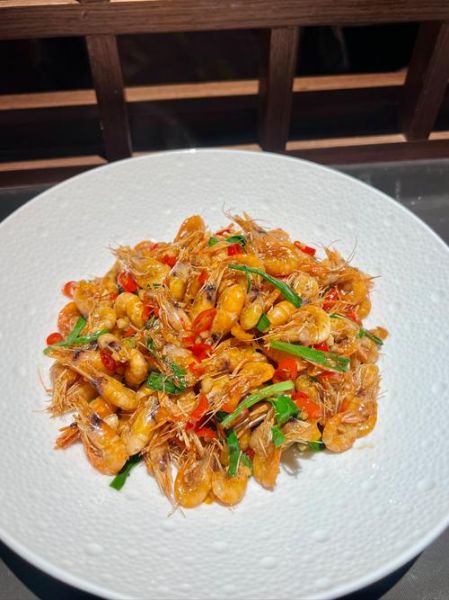 油爆河虾怎么做_油爆河虾的家常做法-第1张图片-山城妙识