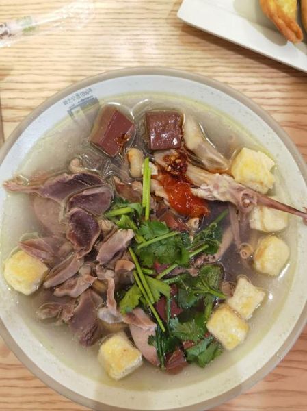 老鸭粉丝汤怎么做最正宗_老鸭粉丝汤正宗做法-第1张图片-山城妙识 老鸭粉丝汤怎么做最正宗_老鸭粉丝汤正宗做法-第1张图片-山城妙识